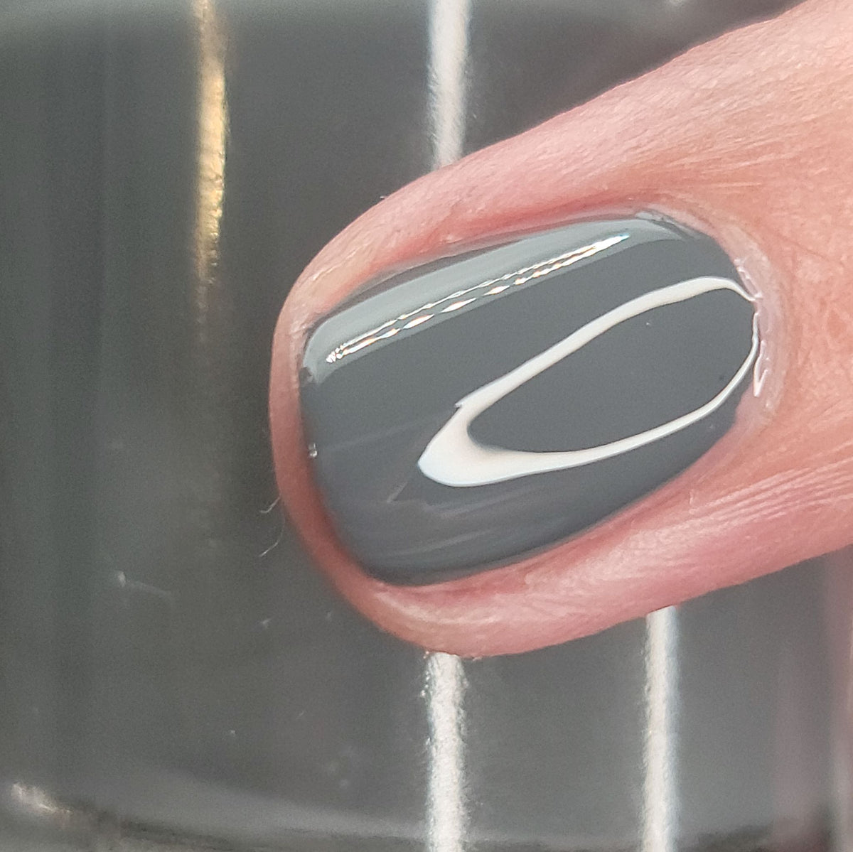 **it's Basic Dk Grey – Dainty Digits Lacquer