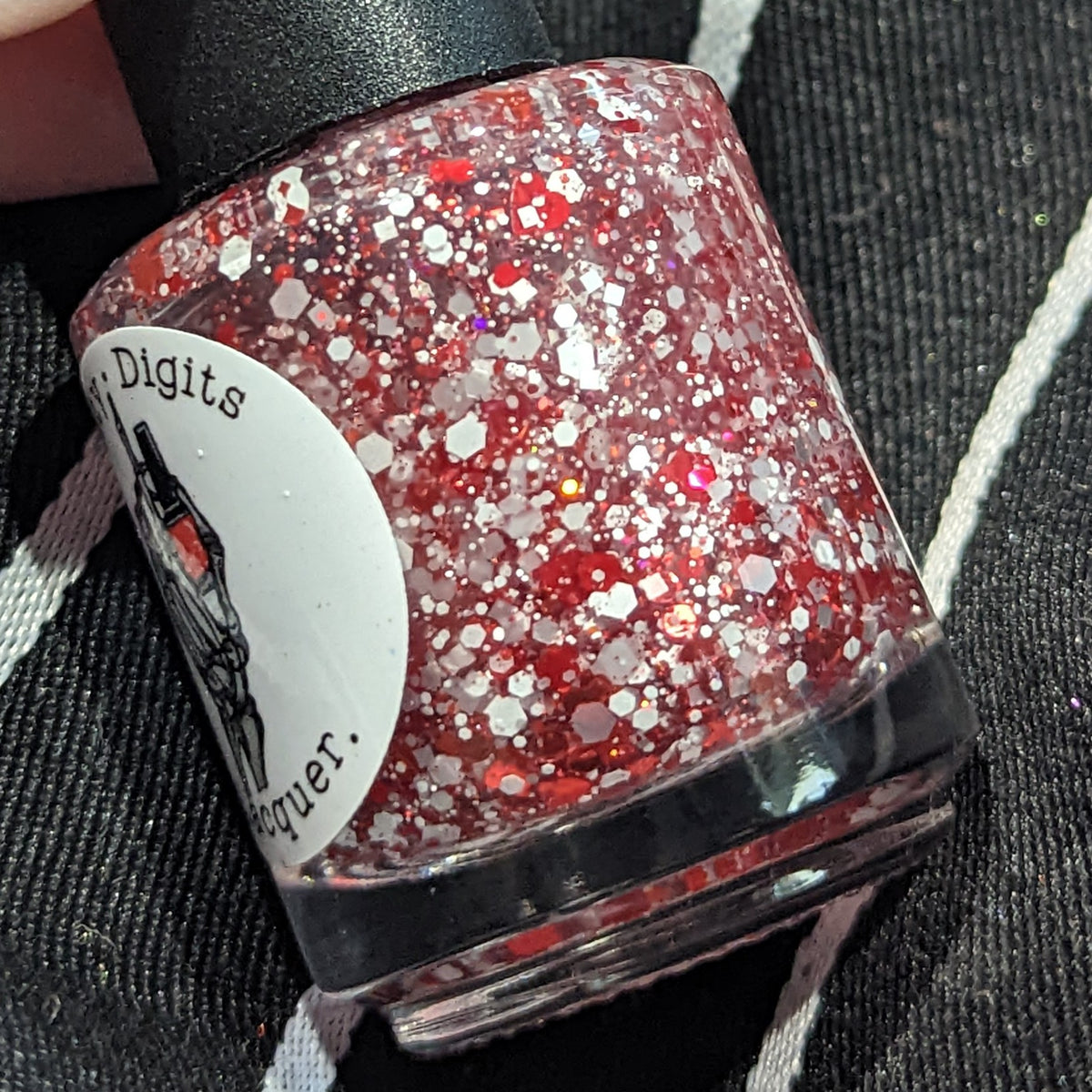 Peppermint Kisses – Dainty Digits Lacquer